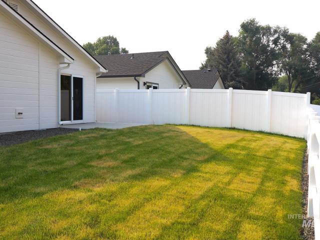 1906 Oregon Lane