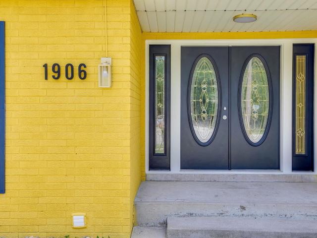 1906 Corby Boulevard