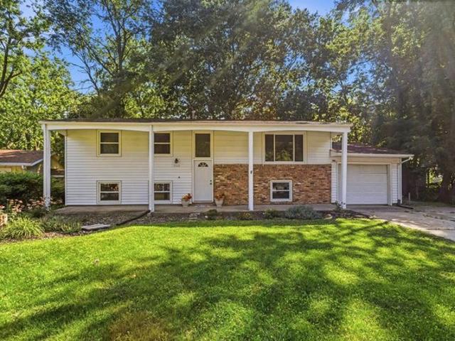 1906 Crescent Dr, Champaign, IL 61821