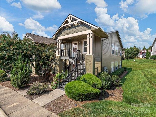 1906 Deermouse Way, Hendersonville, NC 28792