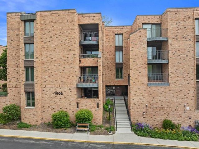1906 E Shorewood Blvd Unit 259, Shorewood, WI 53211