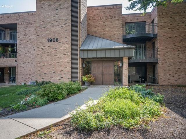1906 E Shorewood Blvd Unit 354, Shorewood, WI 53211