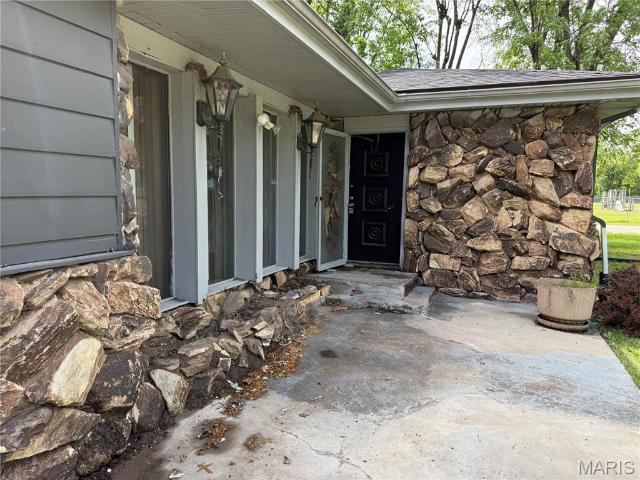 1906 Florence St, Cahokia, IL 62206 | MLS #26025 | Compass
