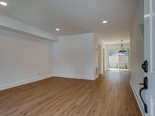 1906 Granville Rd