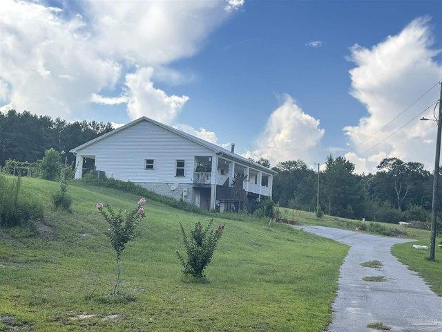 1906 Huckaba Rd, Laurel Hill, FL 32567