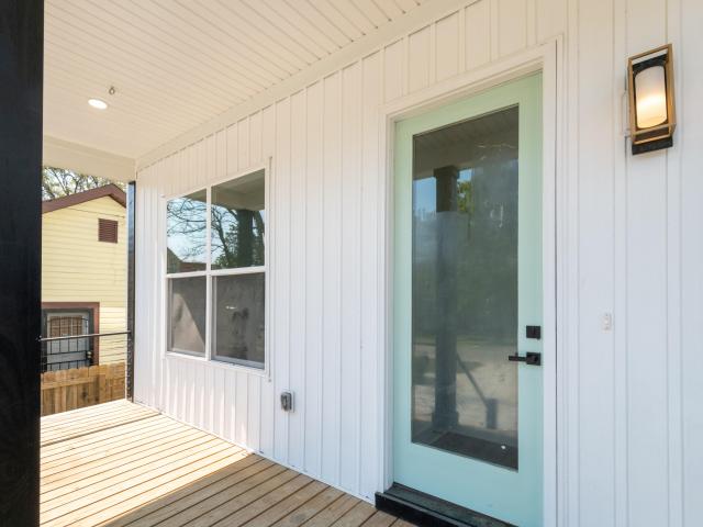 1906 Iris Street