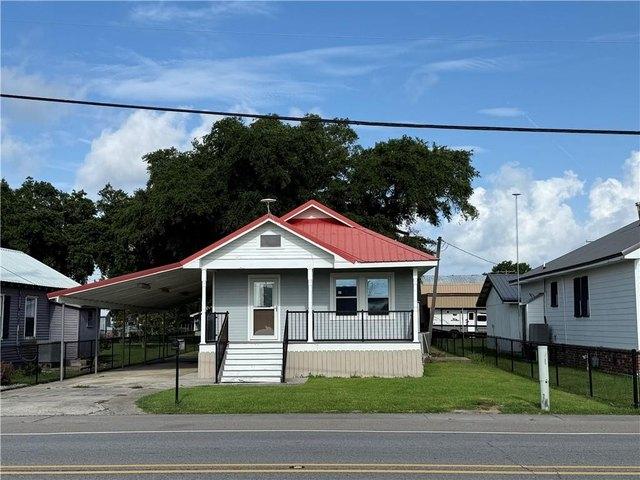 1906 S Bayou Dr, Golden Meadow, LA 70357