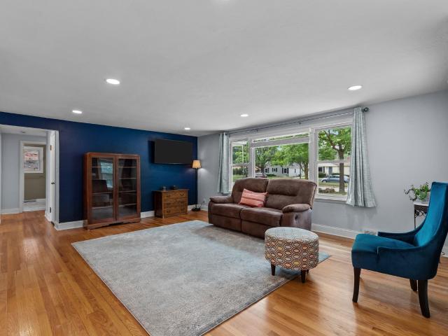 1906 s memorial drive