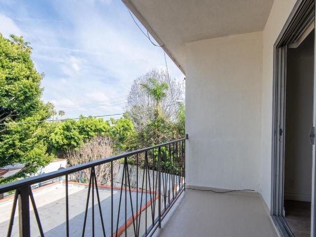 1906 Shenandoah 2 Bedroom Apartment for Rent at 1906 S Shenandoah St, Los Angeles, CA 90034 South Robertson