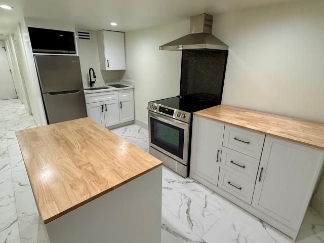 1906 W 34th Pl, Unit G, Chicago, IL 60608 | MLS #12599 | Compass