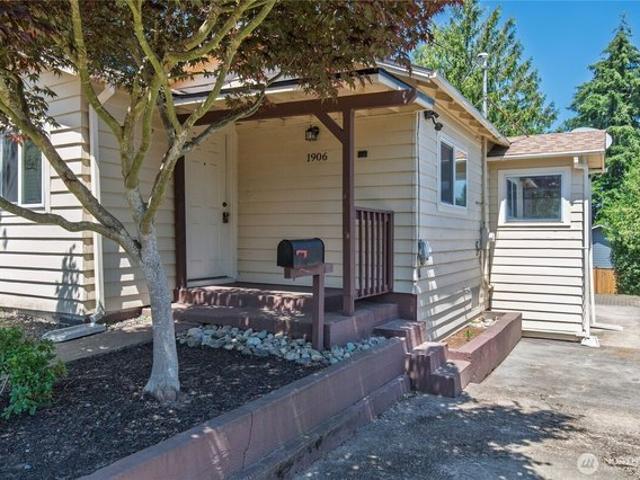 1906 14th St, Bremerton, WA 98337