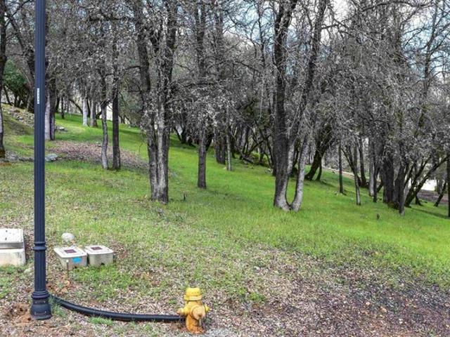 19077 Apple Valley Dr, Sonora, CA 95370