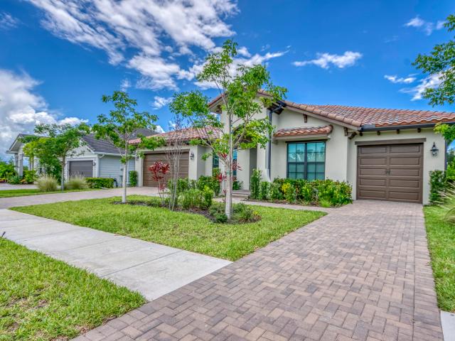19077 Fly Rod Run, Loxahatchee, FL 33470 | MLS #R11103