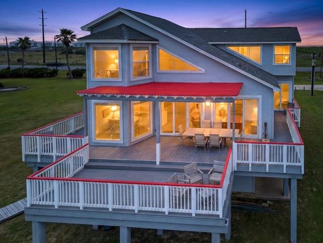 19075 E Kahala Dr, Galveston, TX 77554