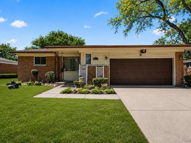 19079 Dorset St, Southfield, MI 48075
