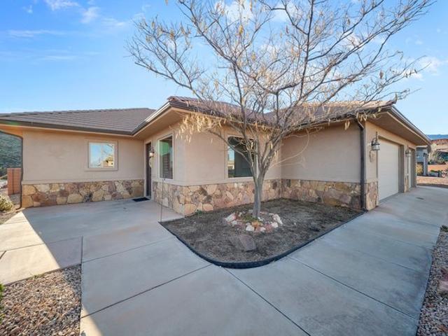 1907 N Creek Side Ct, Washington, UT 84780
