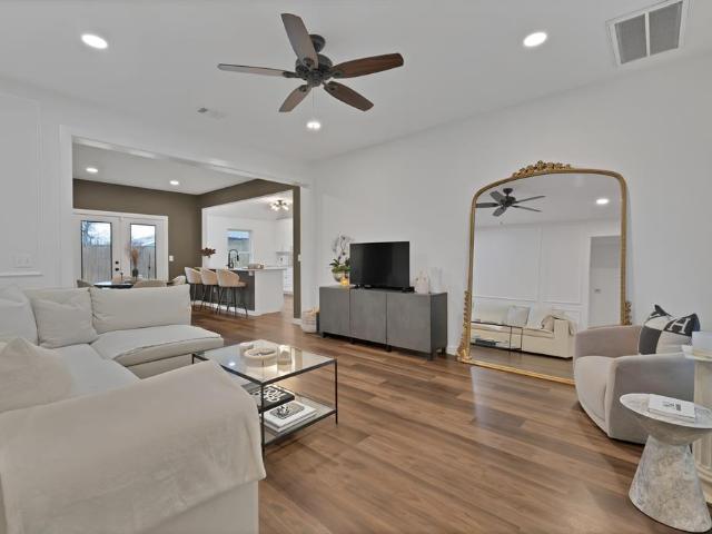 1907 Nomas St, Dallas, TX 75212 | MLS #21256 | Compass