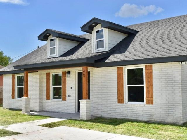 1907 E La Pointe Avenue