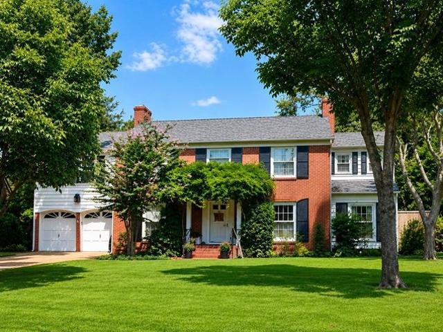 1907 Huntington Ave, Nichols Hills, OK 73116