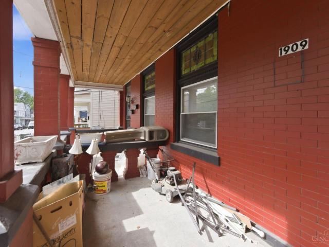 1907 Highland Avenue