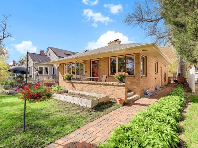 1907 Jefferson Avenue