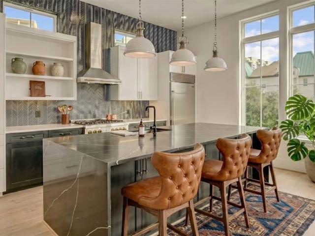 1907 Lauderdale St, Houston, TX 77030