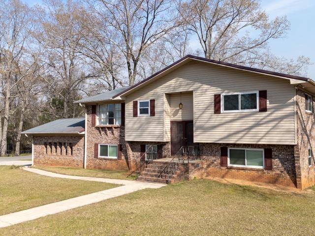 1907 Robinhood Drive