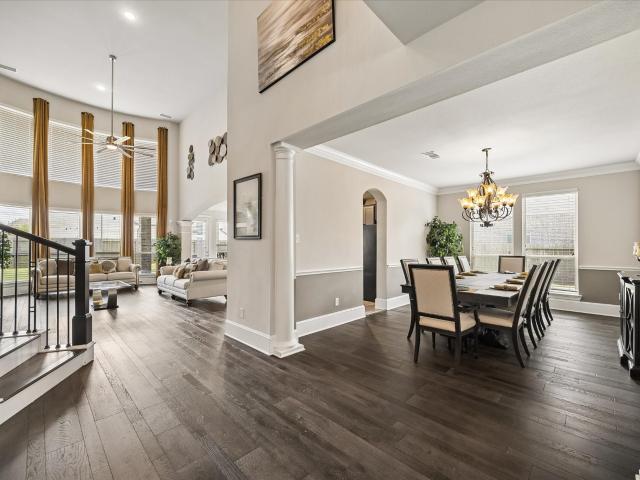 1907 sapphire pines lane