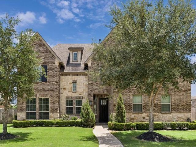 1907 Sapphire Pines Ln, Rosenberg, TX 77469