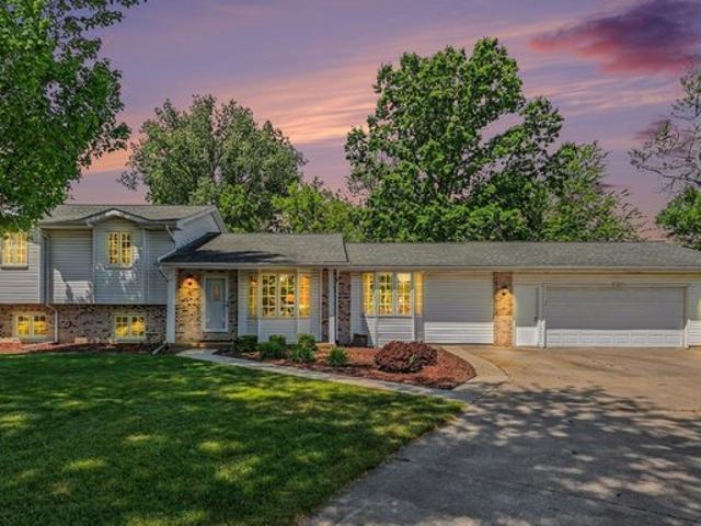 1907 W Packard Dr, Saginaw, MI 48638