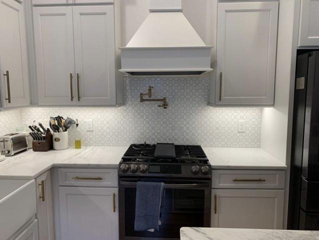 1907 Whitaker St, Savannah, GA 31401