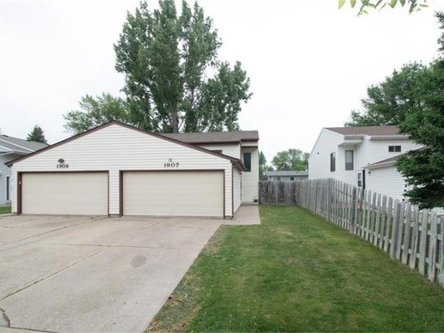 1907 29th Ave S, Fargo, ND 58103
