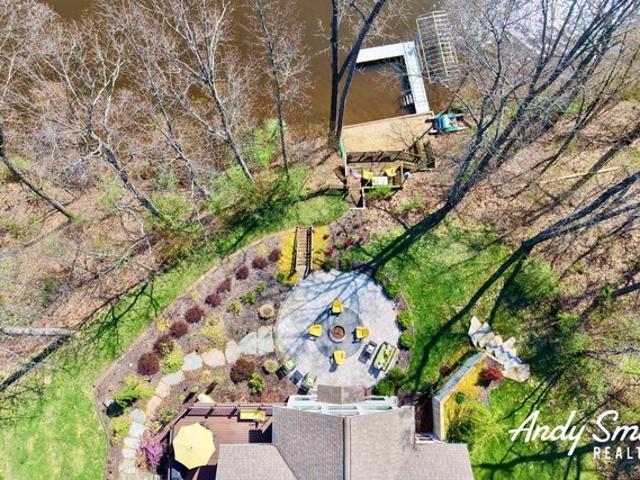 1907 42nd St, Allegan, MI 49010