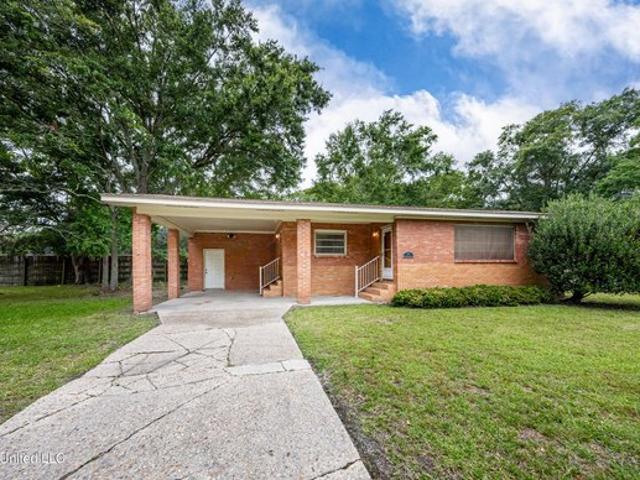 1907 9th St, Pascagoula, MS 39567