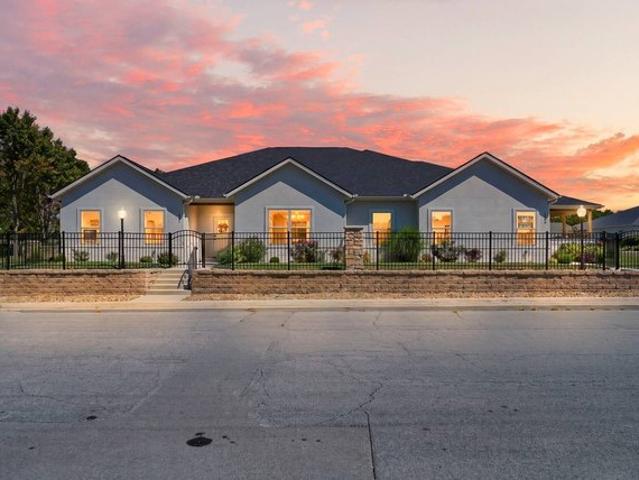 1908/1910 Buena Vis, Carthage, MO 64836