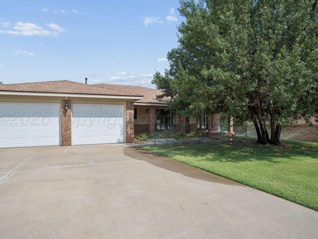 1908 N Holly Ln, Pampa, TX 79065