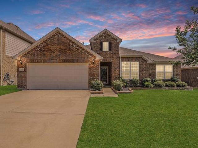 1908 Brahorn Ln, Fort Worth, TX 76131