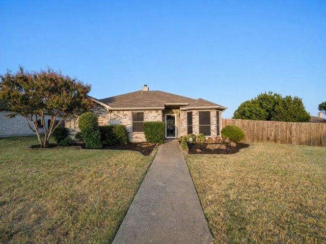 1908 Chapman Dr, Lancaster, TX 75134
