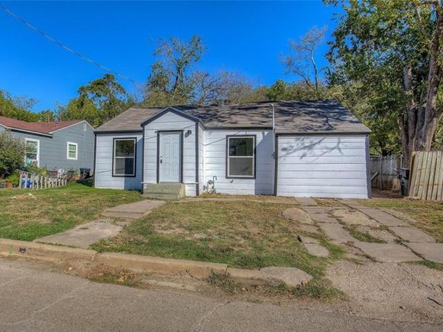 1908 Division St, Greenville, TX 75401