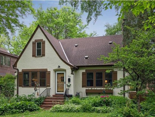 1908 E River Ter, Minneapolis, MN 55414