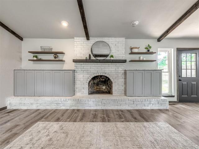 1908 E Willow Creek Terrace