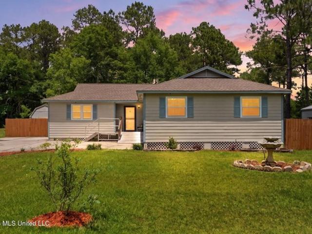 1908 Laurel Glen Rd, Gautier, MS 39553