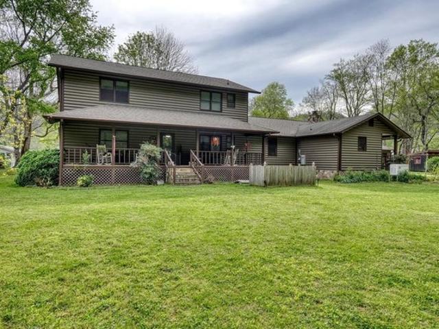 1908 Riverside Dr, Hiawassee, GA 30546