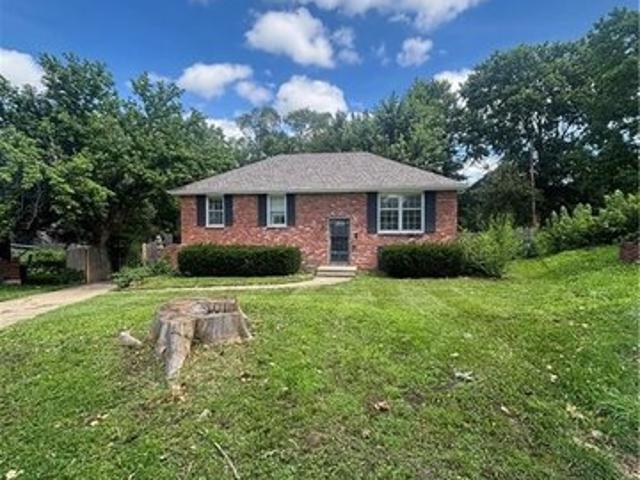 1908 SW 2nd St, Lee's Summit, MO 64081