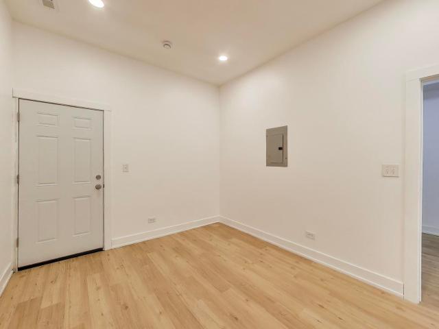 1908 W 48th St, Unit 1R, Chicago, IL 60609 | MLS #12600 | Compass
