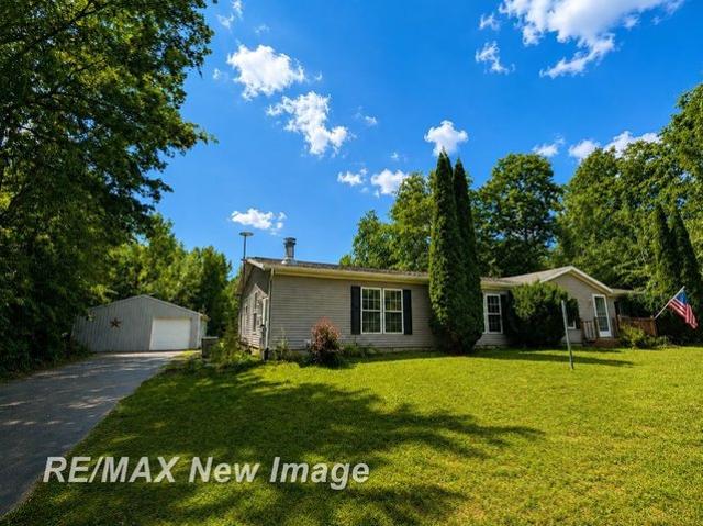 19095 Grabowski Rd, Saint Charles, MI 48655