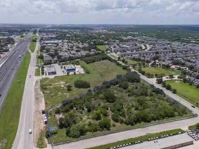 1909 N Interstate 35, San Marcos, TX 78666 MLS 8215008