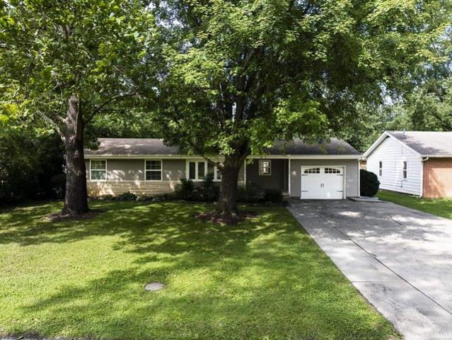 1909 N Riley Rd, Muncie, IN 47304