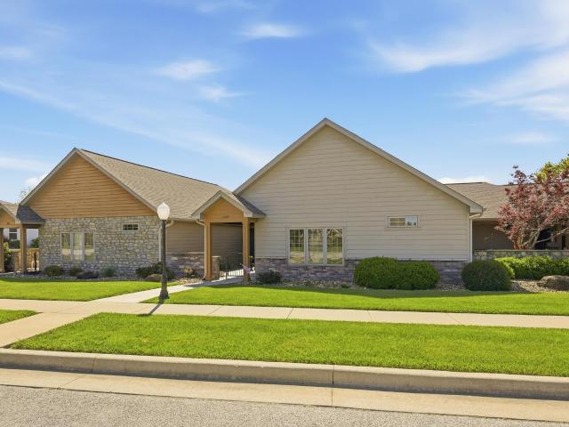 1909 Bluebird Way