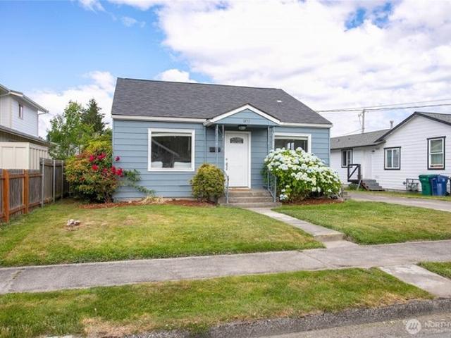 1909 Cleveland Ave, Mount Vernon, WA 98273